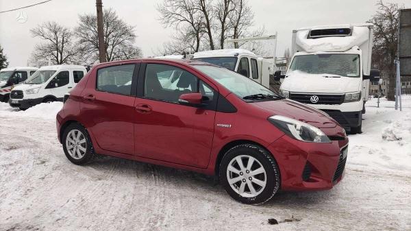 Sarkans Toyota Yaris 2012 Klaipėda, ar dzinēja tilpumu 1.50 L un nobraukumu 128 tūkst. km par 6550 €, foto 7 vietnē AUTOMOTO.COM.LV