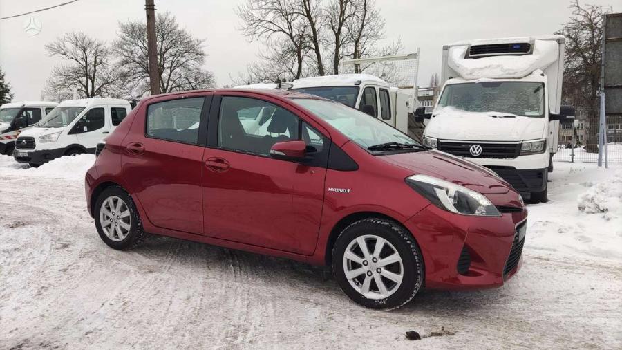 Red Toyota Yaris 2012 in Klaipeda, with an engine capacity of 1.50 L and mileage of 128 thousand km for 6550 €, photo 7 on AUTOMOTO.COM.LV