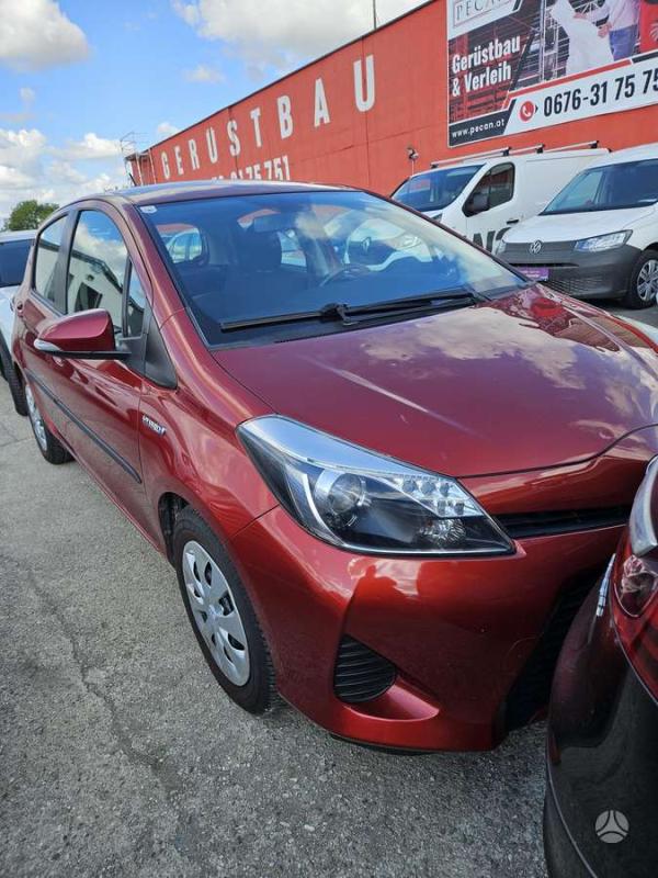 Sarkans Toyota Yaris 2012 Anykščiai, ar dzinēja tilpumu 1.50 L un nobraukumu 135 tūkst. km par 5300 €, foto 1 vietnē AUTOMOTO.COM.LV