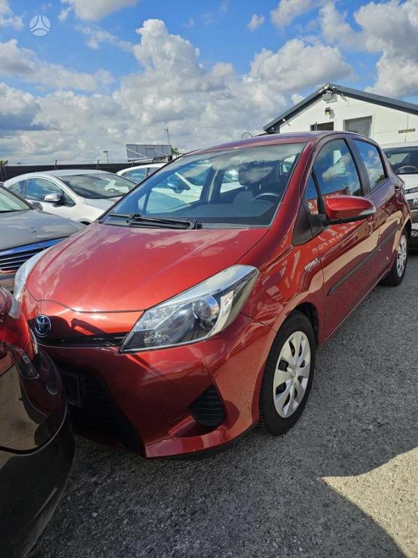 Sarkans Toyota Yaris 2012 Anykščiai, ar dzinēja tilpumu 1.50 L un nobraukumu 135 tūkst. km par 5300 €, foto 2 vietnē AUTOMOTO.COM.LV