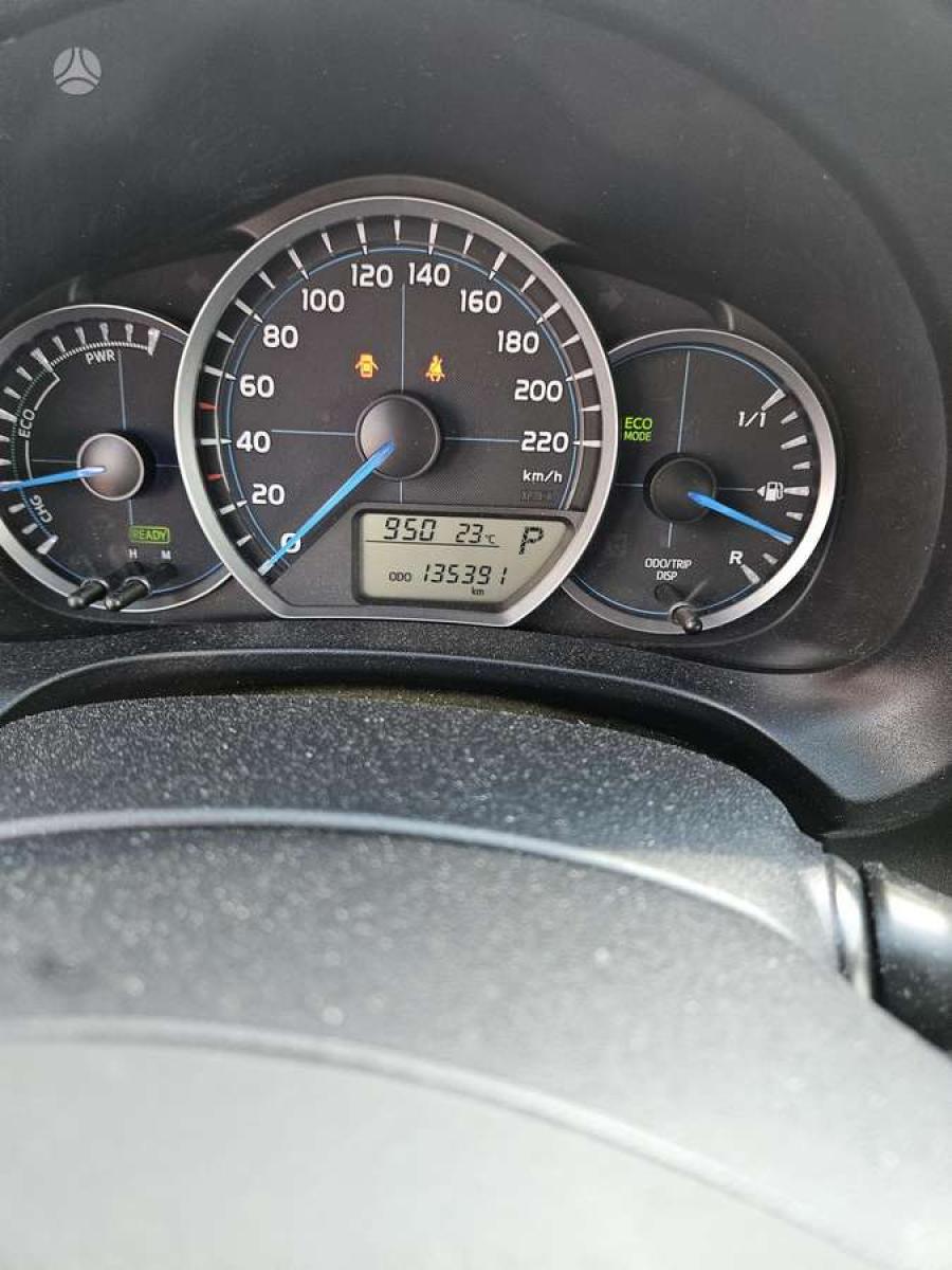 Sarkans Toyota Yaris 2012 Anykščiai, ar dzinēja tilpumu 1.50 L un nobraukumu 135 tūkst. km par 5300 €, foto 8 vietnē AUTOMOTO.COM.LV