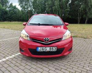 Sarkans Toyota Yaris 2012 Viļņa, ar dzinēja tilpumu 1.36 L un nobraukumu 148 tūkst. km par 4300 €, foto 6 vietnē AUTOMOTO.COM.LV