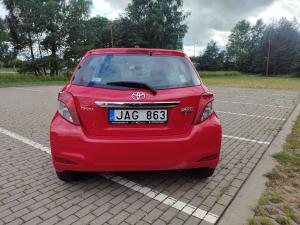 Sarkans Toyota Yaris 2012 Viļņa, ar dzinēja tilpumu 1.36 L un nobraukumu 148 tūkst. km par 4300 €, foto 7 vietnē AUTOMOTO.COM.LV