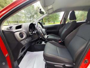 Sarkans Toyota Yaris 2012 Viļņa, ar dzinēja tilpumu 1.36 L un nobraukumu 148 tūkst. km par 4300 €, foto 8 vietnē AUTOMOTO.COM.LV
