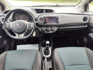 Sarkans Toyota Yaris 2012 Viļņa, ar dzinēja tilpumu 1.36 L un nobraukumu 148 tūkst. km par 4300 €, foto 12 vietnē AUTOMOTO.COM.LV