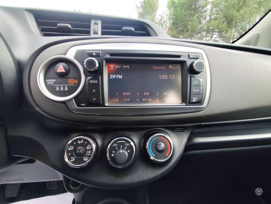 Sarkans Toyota Yaris 2012 Viļņa, ar dzinēja tilpumu 1.36 L un nobraukumu 148 tūkst. km par 4300 €, foto 14 vietnē AUTOMOTO.COM.LV