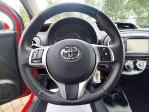 Sarkans Toyota Yaris 2012 Viļņa, ar dzinēja tilpumu 1.36 L un nobraukumu 148 tūkst. km par 4300 €, foto 16 vietnē AUTOMOTO.COM.LV