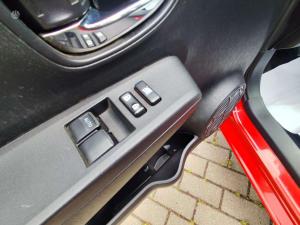 Sarkans Toyota Yaris 2012 Viļņa, ar dzinēja tilpumu 1.36 L un nobraukumu 148 tūkst. km par 4300 €, foto 17 vietnē AUTOMOTO.COM.LV
