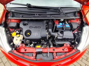 Sarkans Toyota Yaris 2012 Viļņa, ar dzinēja tilpumu 1.36 L un nobraukumu 148 tūkst. km par 4300 €, foto 19 vietnē AUTOMOTO.COM.LV