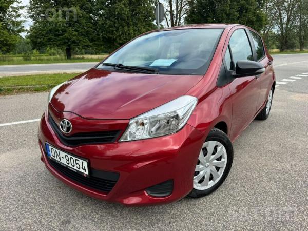 Sarkans Toyota Yaris 2012 Ogre, ar dzinēja tilpumu 1.30 L un nobraukumu 189 tūkst. km par 5280 €, foto 3 vietnē AUTOMOTO.COM.LV