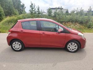 Red Toyota Yaris 2012 in Vilnius, with an engine capacity of 1.33 L and mileage of 224 thousand km for 4500 €, photo 5 on AUTOMOTO.COM.LV