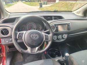 Red Toyota Yaris 2012 in Vilnius, with an engine capacity of 1.33 L and mileage of 224 thousand km for 4500 €, photo 12 on AUTOMOTO.COM.LV