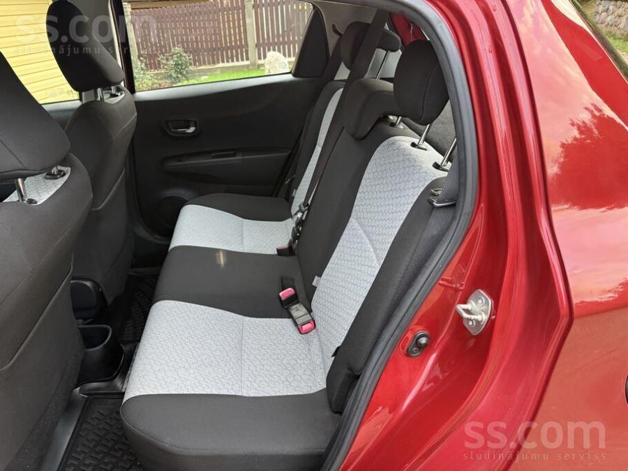Sarkans Toyota Yaris 2012 Cēsis, ar dzinēja tilpumu 1.30 L un nobraukumu 100 tūkst. km par 5900 €, foto 6 vietnē AUTOMOTO.COM.LV