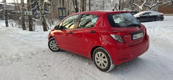 Red Toyota Yaris 2013 in Vilnius, with an engine capacity of 1.00 L and mileage of 77 thousand km for 4000 €, photo 6 on AUTOMOTO.COM.LV