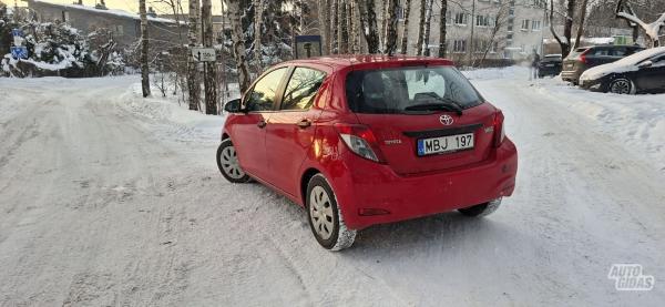 Red Toyota Yaris 2013 in Vilnius, with an engine capacity of 1.00 L and mileage of 77 thousand km for 4000 €, photo 7 on AUTOMOTO.COM.LV
