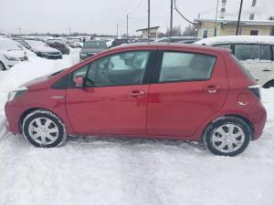 Sarkans Toyota Yaris 2013 Panevēža, ar dzinēja tilpumu 1.50 L un nobraukumu 173 tūkst. km par 6850 €, foto 2 vietnē AUTOMOTO.COM.LV