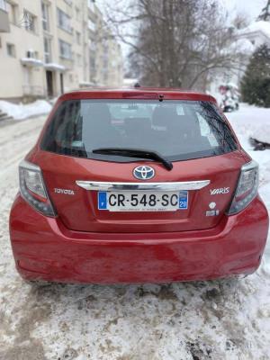 Sarkans Toyota Yaris 2013 Panevēža, ar dzinēja tilpumu 1.50 L un nobraukumu 173 tūkst. km par 6850 €, foto 3 vietnē AUTOMOTO.COM.LV