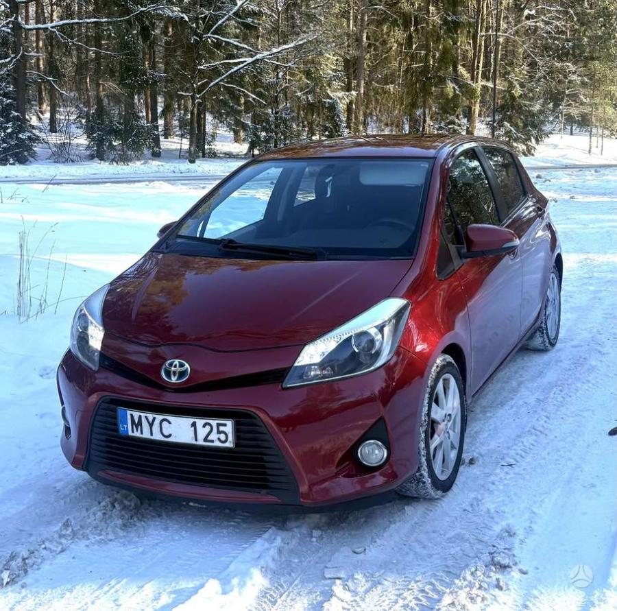 Red Toyota Yaris 2013 in Kaunas, with an engine capacity of 1.50 L and mileage of 175 thousand km for 6300 €, photo 1 on AUTOMOTO.COM.LV
