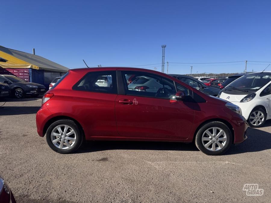 Red Toyota Yaris 2013 in Kaunas, with an engine capacity of 1.00 L and mileage of 45 thousand km for 4750 €, photo 12 on AUTOMOTO.COM.LV