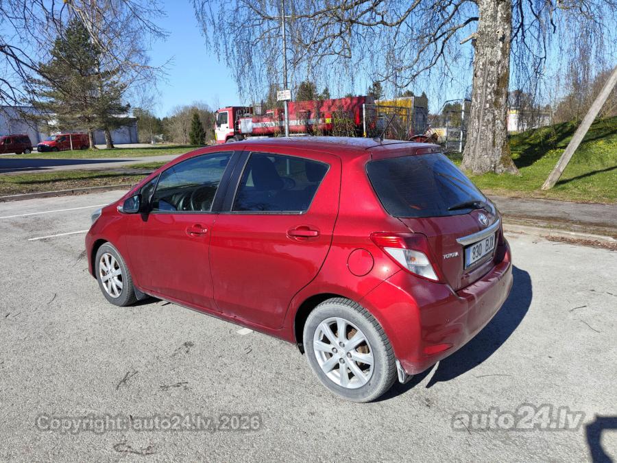 Red Toyota Yaris 2013 in Tallinn, with an engine capacity of 1.30 L and mileage of 151 thousand km for 6999 €, photo 6 on AUTOMOTO.COM.LV