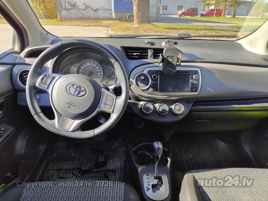 Red Toyota Yaris 2013 in Tallinn, with an engine capacity of 1.30 L and mileage of 151 thousand km for 6999 €, photo 9 on AUTOMOTO.COM.LV