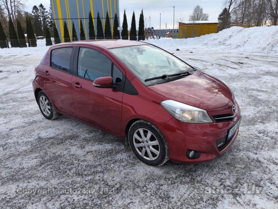 Red Toyota Yaris 2013 in Tallinn, with an engine capacity of 1.30 L and mileage of 151 thousand km for 6999 €, photo 15 on AUTOMOTO.COM.LV