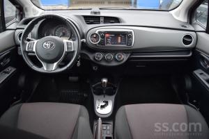 Sarkans Toyota Yaris 2013 Rīga, ar dzinēja tilpumu 1.30 L un nobraukumu 110 tūkst. km par 5900 €, foto 5 vietnē AUTOMOTO.COM.LV