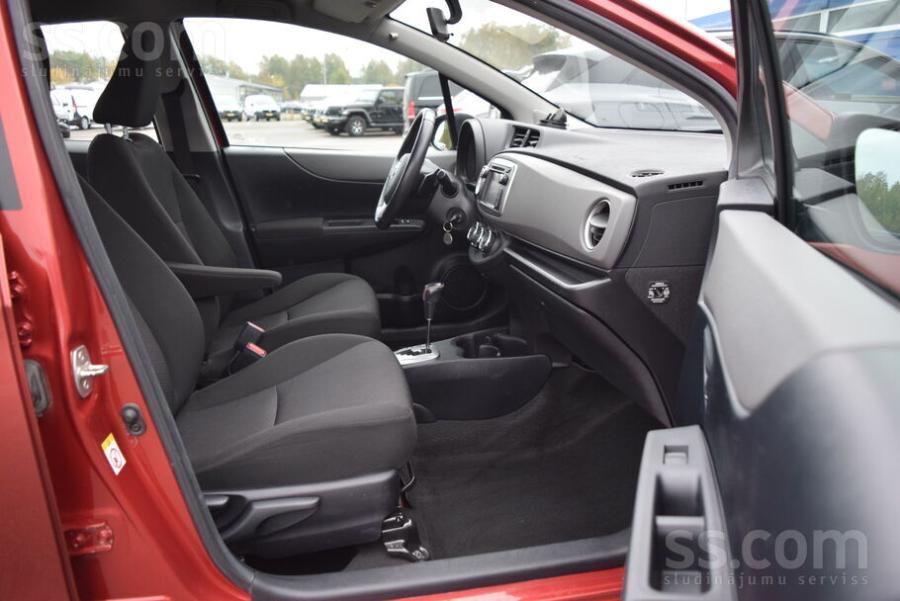 Sarkans Toyota Yaris 2013 Rīga, ar dzinēja tilpumu 1.30 L un nobraukumu 110 tūkst. km par 5900 €, foto 13 vietnē AUTOMOTO.COM.LV