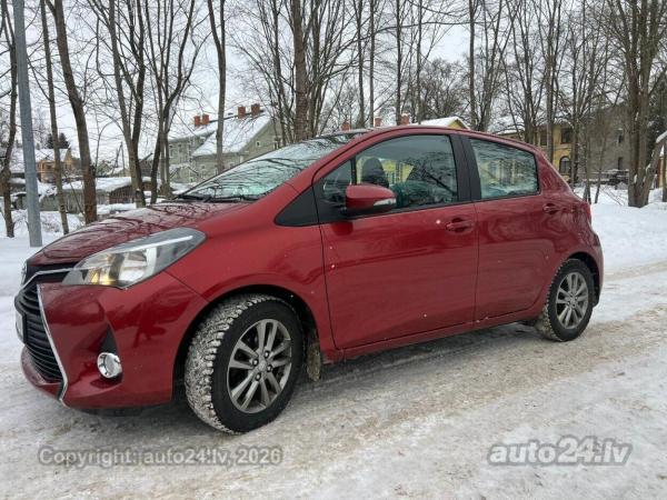 Sarkans Toyota Yaris 2014 Rakvere, ar dzinēja tilpumu 1.30 L un nobraukumu 164 tūkst. km par 8599 €, foto 1 vietnē AUTOMOTO.COM.LV