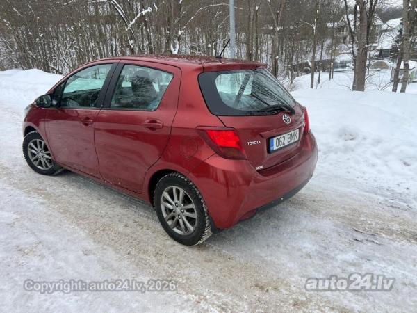 Sarkans Toyota Yaris 2014 Rakvere, ar dzinēja tilpumu 1.30 L un nobraukumu 164 tūkst. km par 8599 €, foto 3 vietnē AUTOMOTO.COM.LV