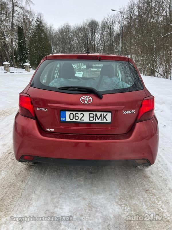 Red Toyota Yaris 2014 in Rakvere, with an engine capacity of 1.30 L and mileage of 164 thousand km for 8599 €, photo 4 on AUTOMOTO.COM.LV