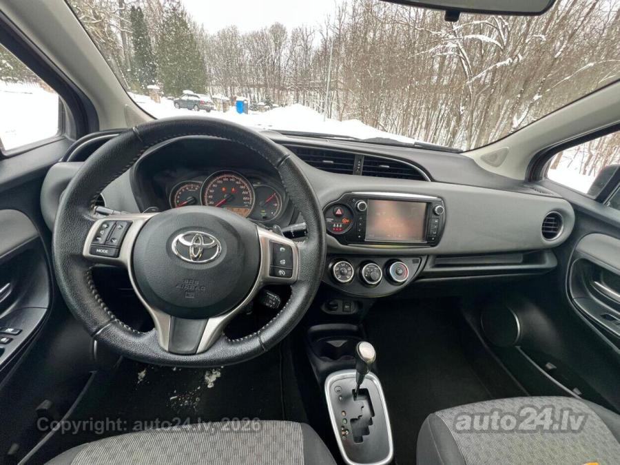 Sarkans Toyota Yaris 2014 Rakvere, ar dzinēja tilpumu 1.30 L un nobraukumu 164 tūkst. km par 8599 €, foto 9 vietnē AUTOMOTO.COM.LV
