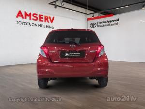 Sarkans Toyota Yaris 2014 Tallina, ar dzinēja tilpumu 1.30 L un nobraukumu 69 tūkst. km par 8490 €, foto 4 vietnē AUTOMOTO.COM.LV