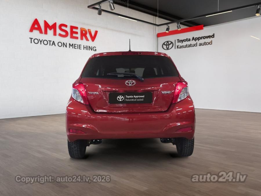 Sarkans Toyota Yaris 2014 Tallina, ar dzinēja tilpumu 1.30 L un nobraukumu 69 tūkst. km par 8490 €, foto 4 vietnē AUTOMOTO.COM.LV