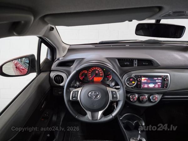 Sarkans Toyota Yaris 2014 Tallina, ar dzinēja tilpumu 1.30 L un nobraukumu 69 tūkst. km par 8490 €, foto 8 vietnē AUTOMOTO.COM.LV