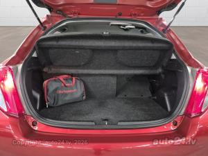 Sarkans Toyota Yaris 2014 Tallina, ar dzinēja tilpumu 1.30 L un nobraukumu 69 tūkst. km par 8490 €, foto 10 vietnē AUTOMOTO.COM.LV