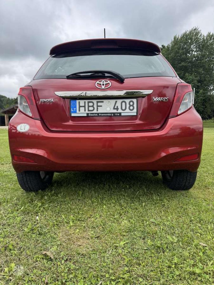 Sarkans Toyota Yaris 2014 Klaipėda, ar dzinēja tilpumu 1.33 L un nobraukumu 255 tūkst. km par 8200 €, foto 5 vietnē AUTOMOTO.COM.LV