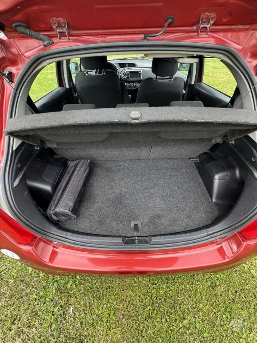 Sarkans Toyota Yaris 2014 Klaipėda, ar dzinēja tilpumu 1.33 L un nobraukumu 255 tūkst. km par 8200 €, foto 7 vietnē AUTOMOTO.COM.LV