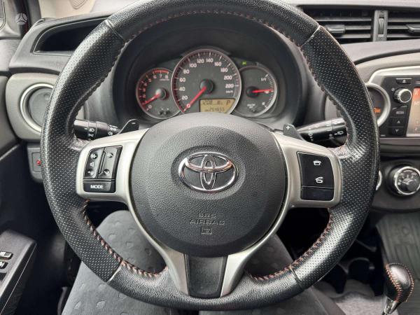 Red Toyota Yaris 2014 in Klaipeda, with an engine capacity of 1.33 L and mileage of 255 thousand km for 8200 €, photo 7 on AUTOMOTO.COM.LV