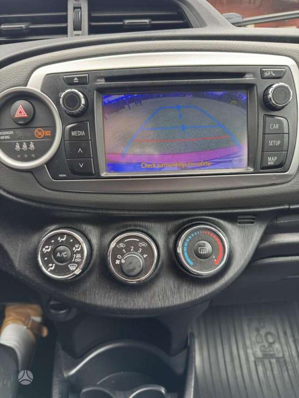 Red Toyota Yaris 2014 in Klaipeda, with an engine capacity of 1.33 L and mileage of 255 thousand km for 8200 €, photo 8 on AUTOMOTO.COM.LV
