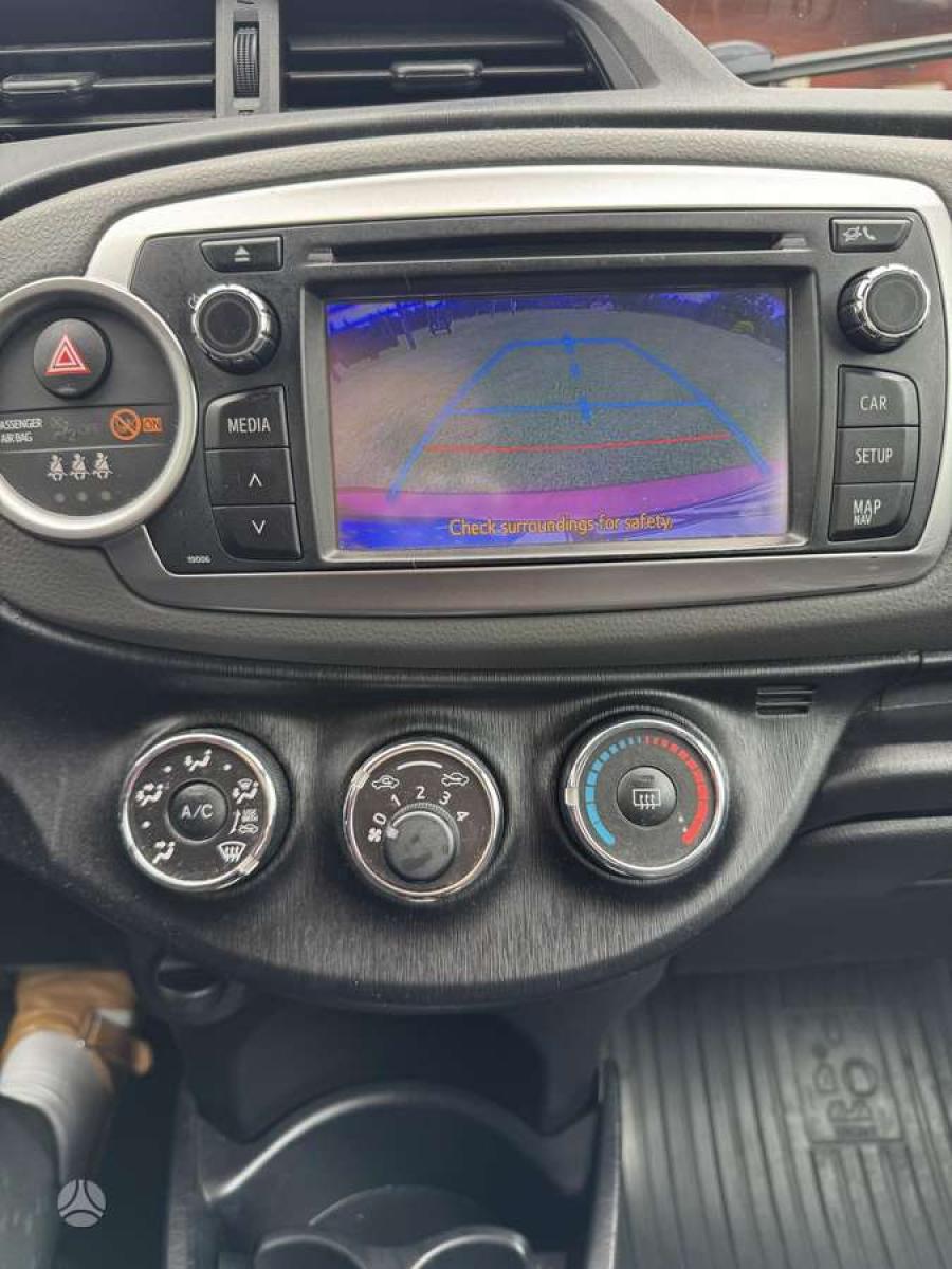 Sarkans Toyota Yaris 2014 Klaipėda, ar dzinēja tilpumu 1.33 L un nobraukumu 255 tūkst. km par 8200 €, foto 9 vietnē AUTOMOTO.COM.LV