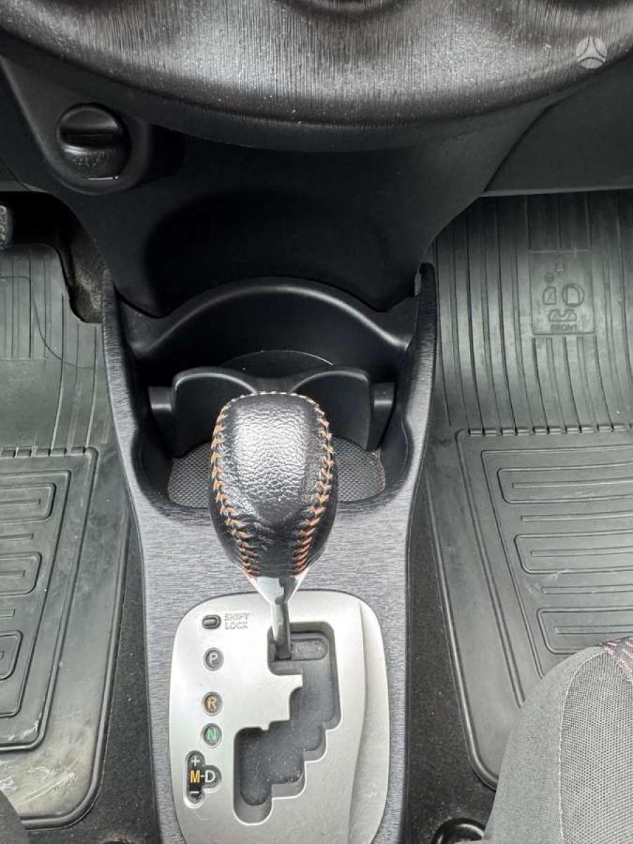Sarkans Toyota Yaris 2014 Klaipėda, ar dzinēja tilpumu 1.33 L un nobraukumu 255 tūkst. km par 8200 €, foto 14 vietnē AUTOMOTO.COM.LV