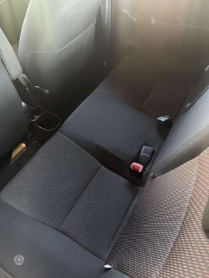 Sarkans Toyota Yaris 2014 Klaipėda, ar dzinēja tilpumu 1.33 L un nobraukumu 255 tūkst. km par 8200 €, foto 16 vietnē AUTOMOTO.COM.LV