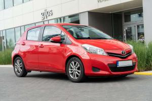 Red Toyota Yaris 2014 in Vilnius, with an engine capacity of 1.33 L and mileage of 93 thousand km for 5300 €, photo 4 on AUTOMOTO.COM.LV