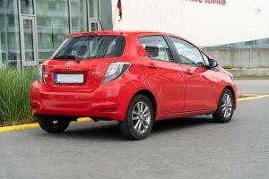 Red Toyota Yaris 2014 in Vilnius, with an engine capacity of 1.33 L and mileage of 93 thousand km for 5300 €, photo 6 on AUTOMOTO.COM.LV