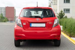 Red Toyota Yaris 2014 in Vilnius, with an engine capacity of 1.33 L and mileage of 93 thousand km for 5300 €, photo 7 on AUTOMOTO.COM.LV