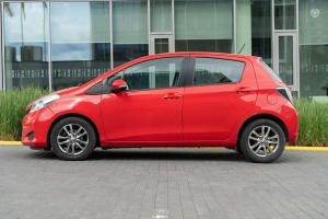 Red Toyota Yaris 2014 in Vilnius, with an engine capacity of 1.33 L and mileage of 93 thousand km for 5300 €, photo 9 on AUTOMOTO.COM.LV