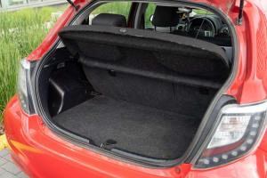 Red Toyota Yaris 2014 in Vilnius, with an engine capacity of 1.33 L and mileage of 93 thousand km for 5300 €, photo 20 on AUTOMOTO.COM.LV