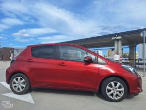 Red Toyota Yaris 2014 in Vilnius, with an engine capacity of 1.50 L and mileage of 72 thousand km for 8900 €, photo 4 on AUTOMOTO.COM.LV