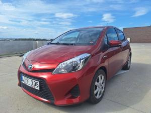 Red Toyota Yaris 2014 in Vilnius, with an engine capacity of 1.50 L and mileage of 72 thousand km for 8900 €, photo 5 on AUTOMOTO.COM.LV
